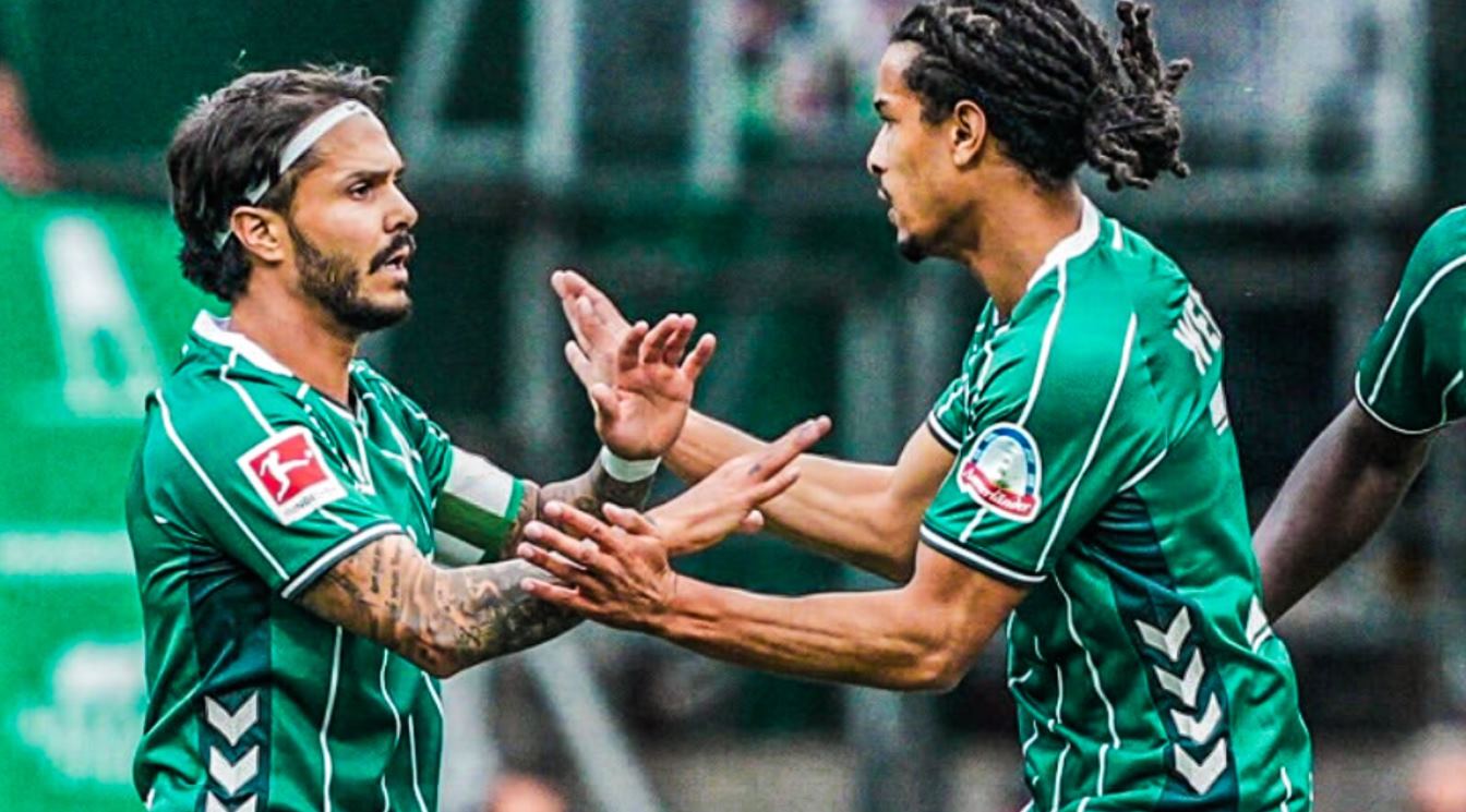 Bayer Leverkusen was humiliated by 10 the Werderan players with a crazy ...