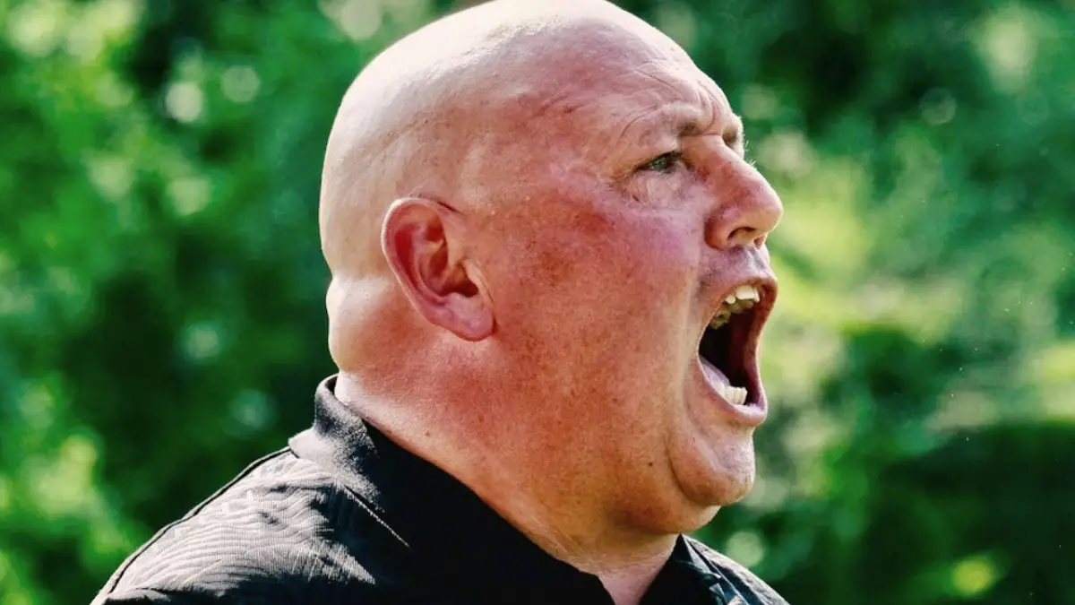 The boss of Wokingham Town, Darren Purbrick - Mungmee