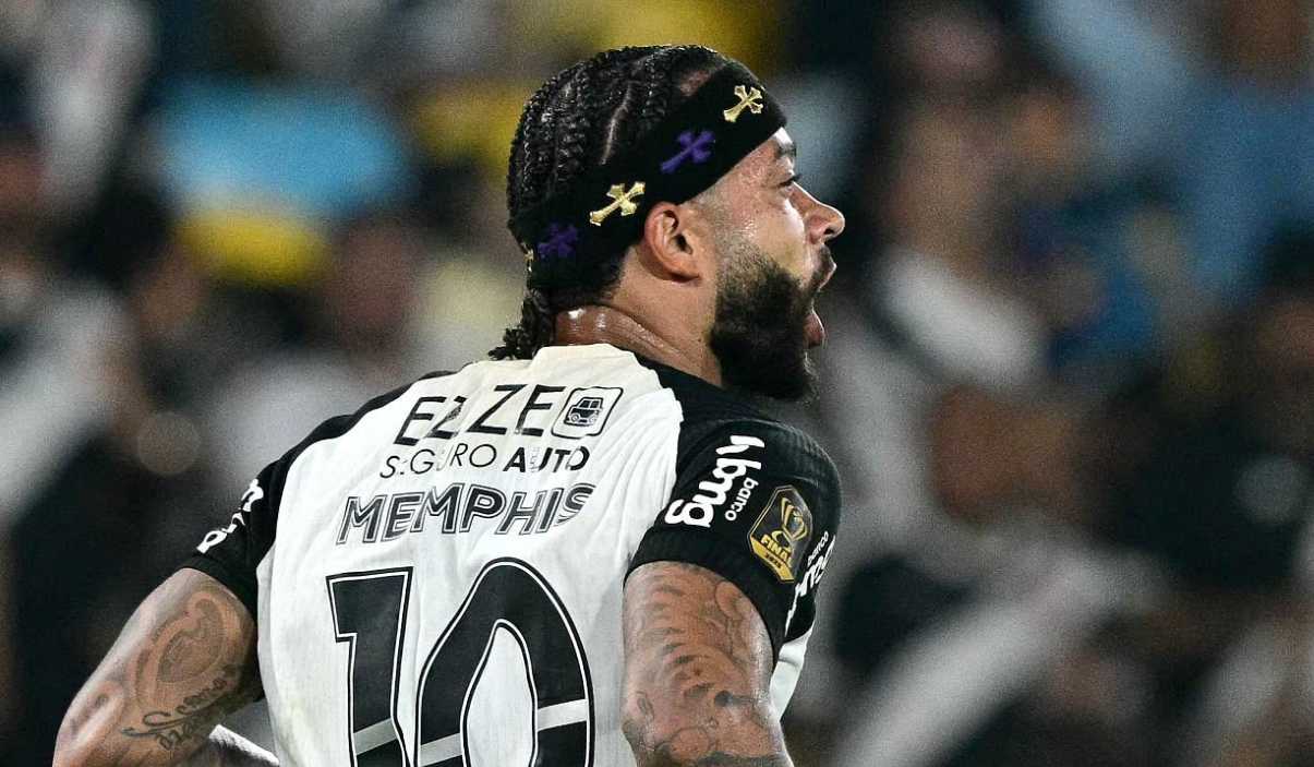 Former failed Red Devils striker becomes Liverpool's surprise transfer ...